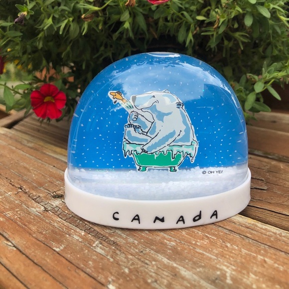 Oh Yes | Other | Vintage Canada Snowglobe Waterdome Plastic White Polar ...